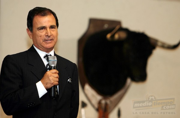 cavazos-homenajeado-en-monterrey – DE SOL Y SOMBRA