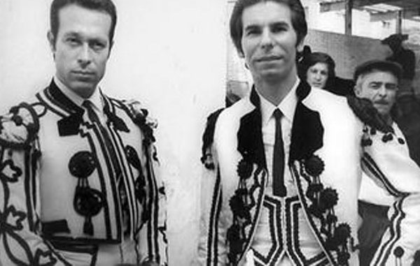 Las tres edades de Curro. – DE SOL Y SOMBRA