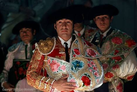 Tendido 7: Se llega sólo con personalidad – DE SOL Y SOMBRA