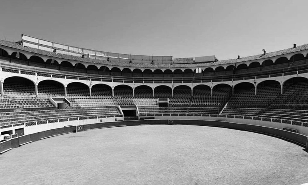 La Plaza de Toros Santa María de Querétaro agoniza. – DE SOL Y SOMBRA